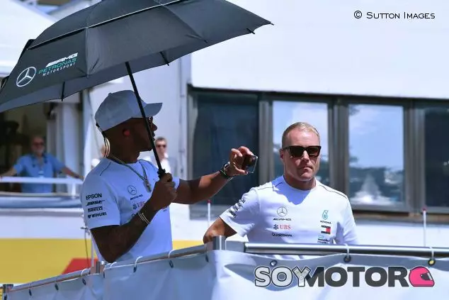 Lewis Hamilton naValtteri Bottas muHungary - SoyMotor