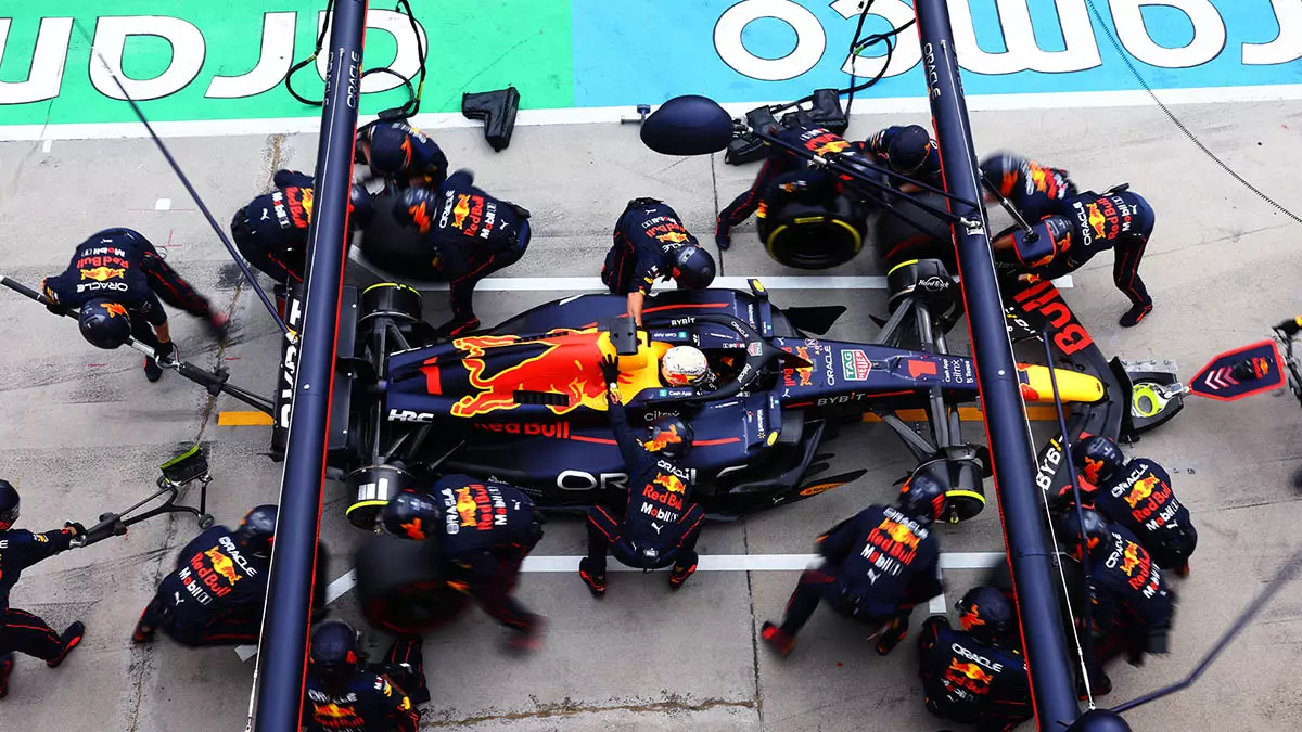 i-pit-stop-red-bull-soymotor.jpg