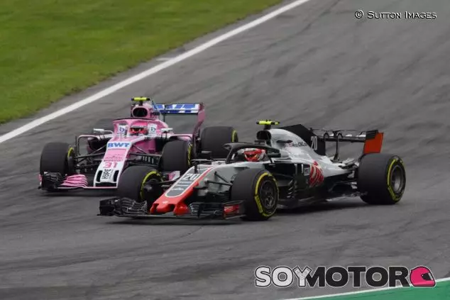 Kevin Magnussen na Esteban Ocon - SoyMotor.com