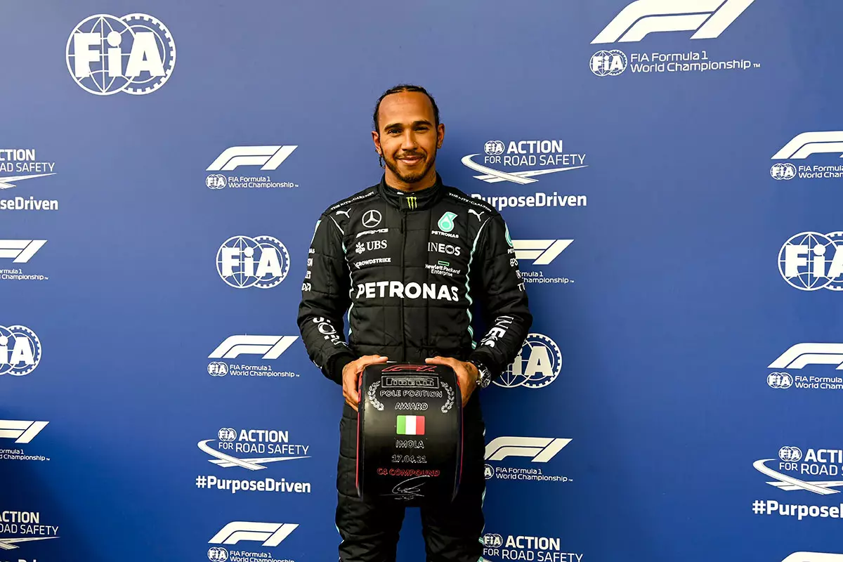 U-Hamilton uphuma futhi uthola i-Pole eqinile e-Imola; uPerez wesibili