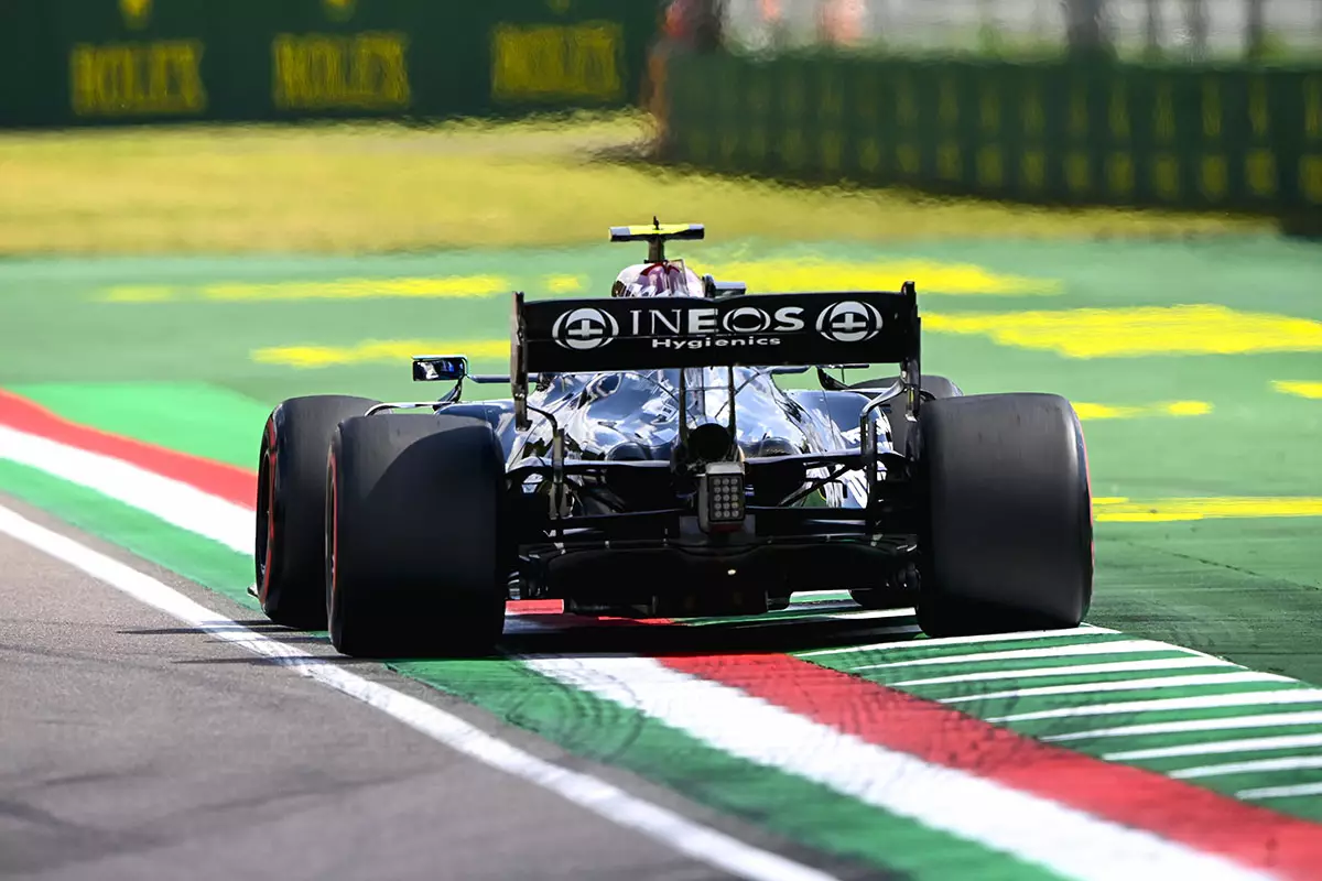 Bottas yn arwain Free Practice 2 gyda chwaraewyr canol cae; problemau i Verstappen