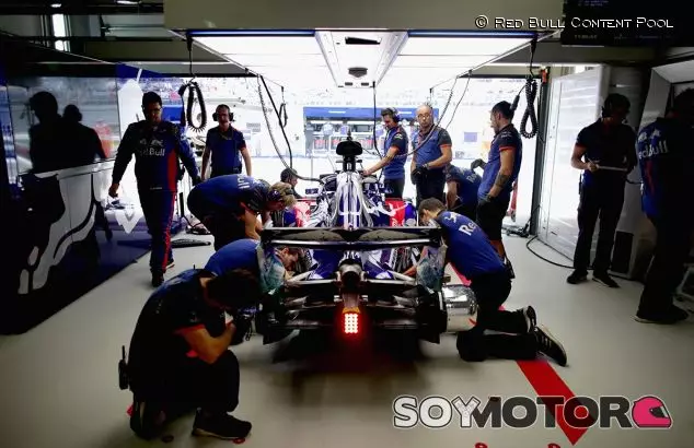 Toro Rosso Team Garage