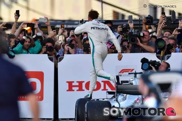 Lewis Hamilton w Japonii - SoyMotor