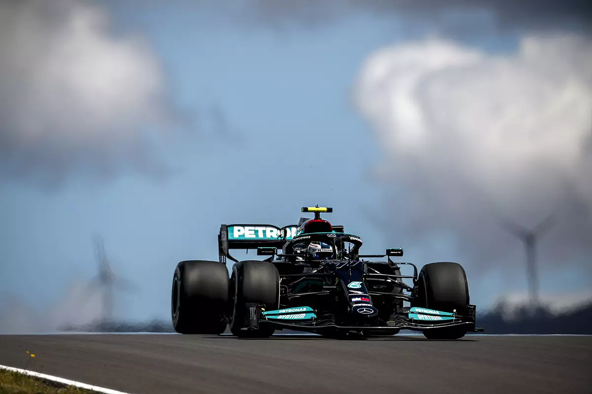 Bottas පෘතුගාලයේ නිදහස් 1 පෙරමුණ; 25 දහසකට Verstappen