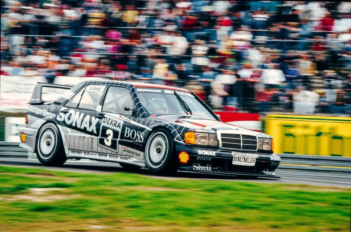 mercedes-dtm3.jpg