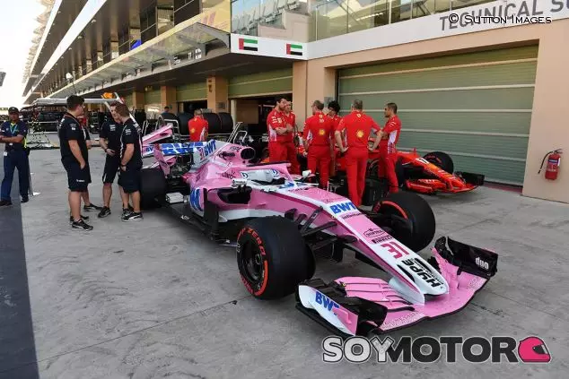 Force India aŭto en Abu Dhabi - SoyMotor