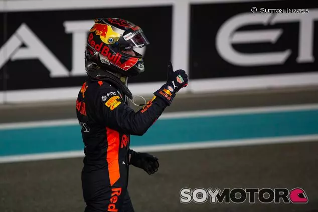 Max Verstappen li Yas Marina