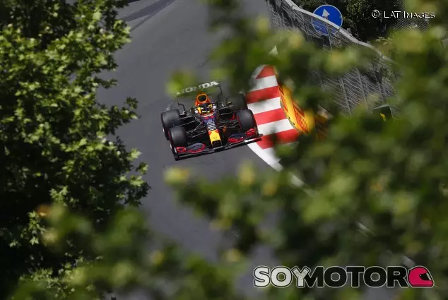 Pérez ya jagoranci Red Bull sau biyu a cikin Free Practice 2 a Baku; Sainz da Alonso, a cikin 'manyan 6'