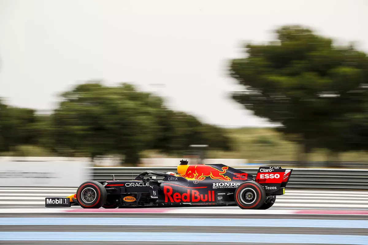 Verstappen, Kutub dina 'wilayah Mercedes'; Sainz, kalima