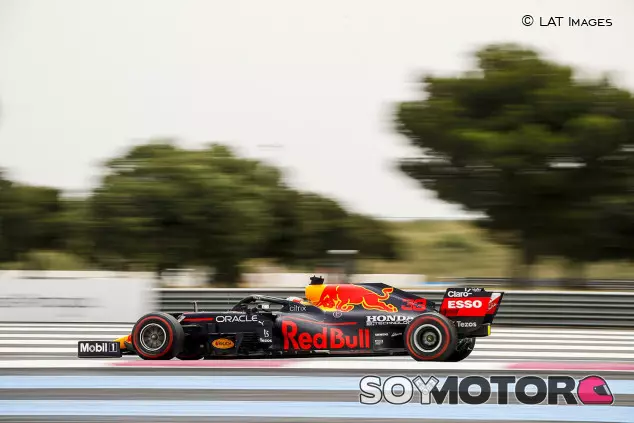 Verstappen, poloniarra 'Mercedes lurraldean'; Sainz, bosgarren