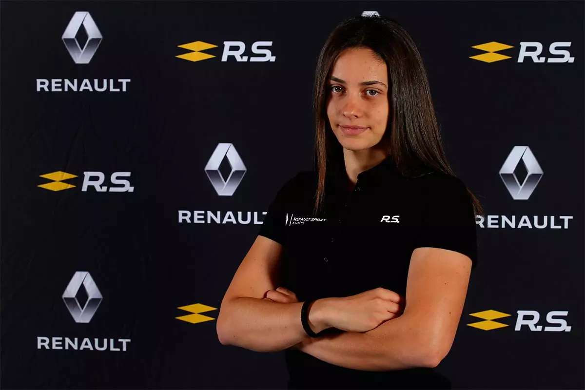 marta-garcia-renault-2017-f1-soymotor.jpg