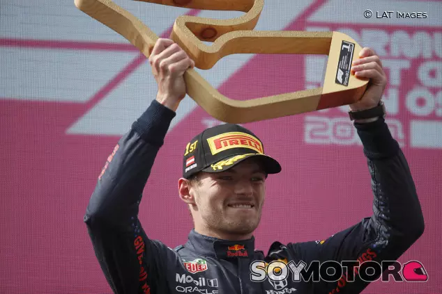 'Déjà vu' ในออสเตรีย: Verstappen กวาดและ Sainz กลับมา