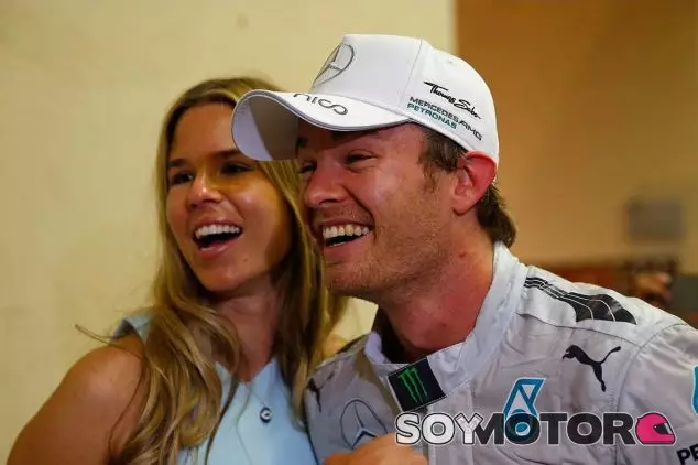 亞斯碼頭的 Vivian 和 Nico Rosberg