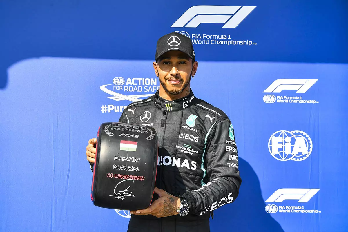 Hamilton snijt syn 'drokte' fan Poalen yn Hongarije