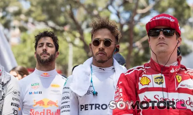 UDaniel Ricciardo, uLewis Hamilton noKimi Räikkönen eMonaco - SoyMotor