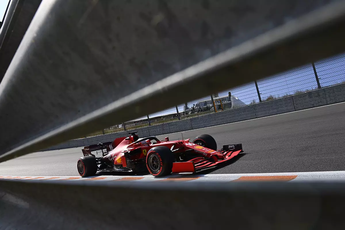 Ferrari kabiri mumyitozo yubuntu 2 kuri Zandvoort no gusenyuka kwa Hamilton