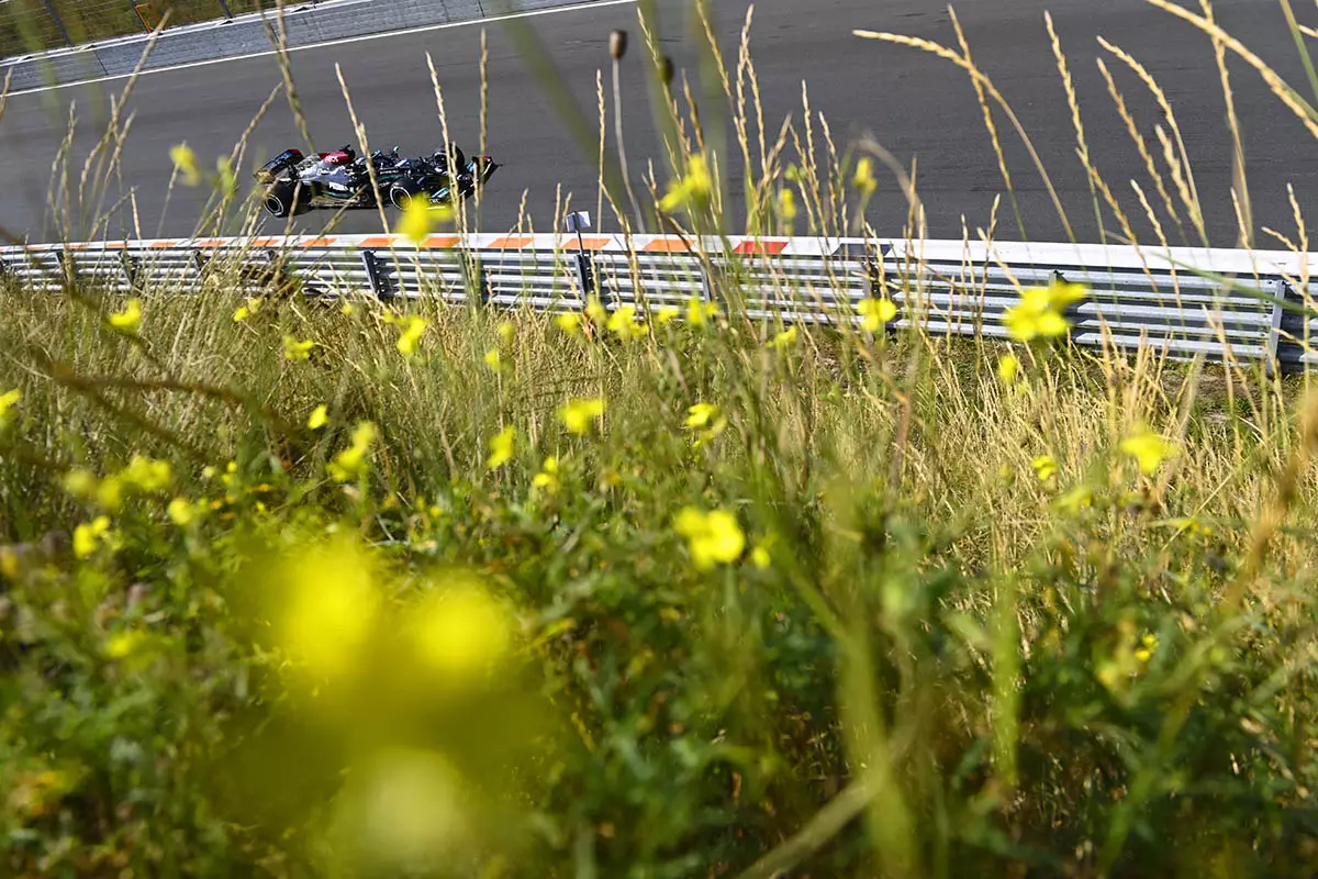 Hamilton féiert eng Free 1 zu Zandvoort mat wéineg Aktivitéit