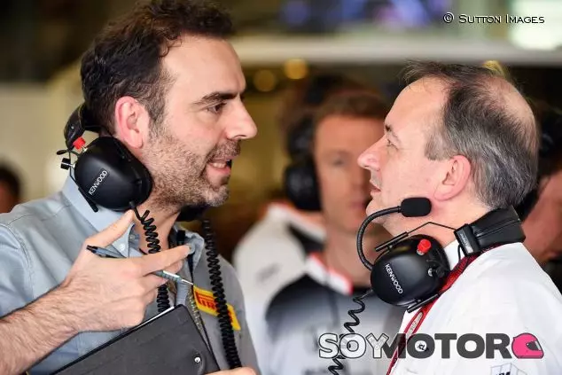 Manuel Muñoz di danûstendinê de bi Jonathan Neale re, ji McLaren - SoyMotor