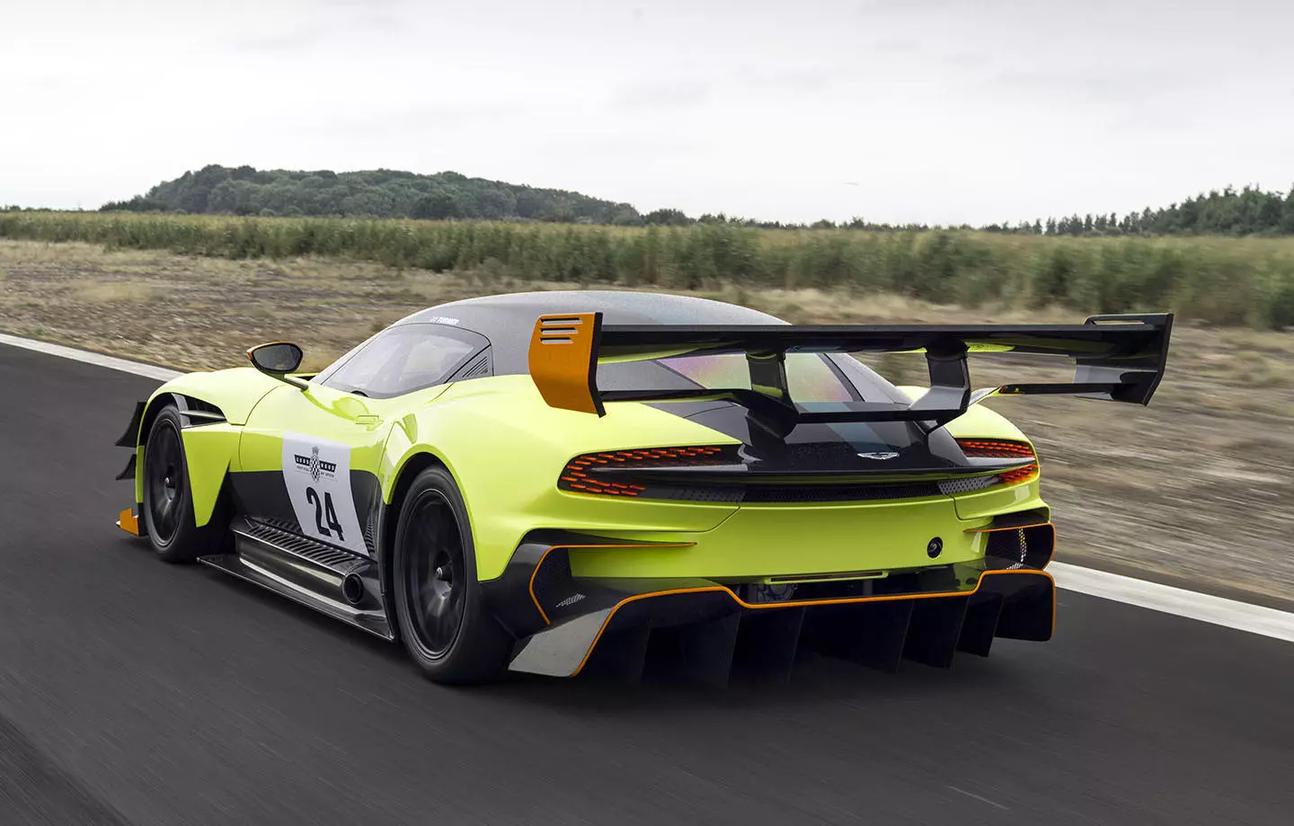 aston-martin-vulcan-amr-pro-17_-_soymotor.jpg