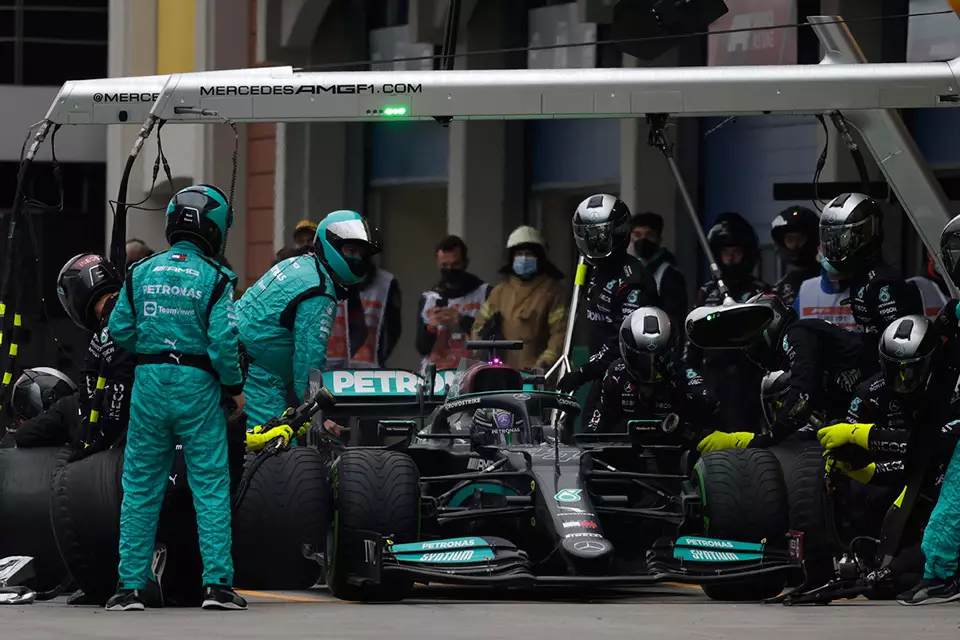 Hamilton oleks olnud seitsmes või kaheksas, kui ta poleks Türgis peatunud, ennustab Mercedes