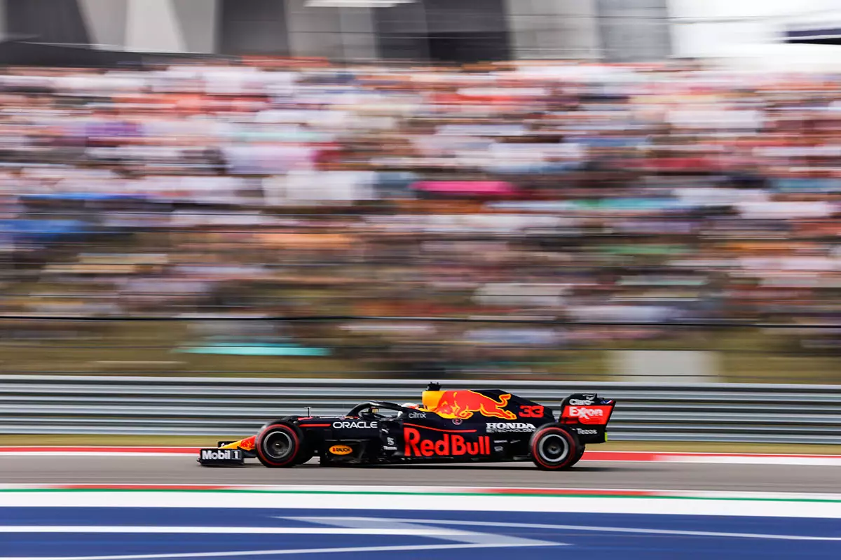 Verstappen yn dadorchuddio ei hun ac yn cyflawni Pole yn Austin; Bydd Sainz yn dechrau yn bumed