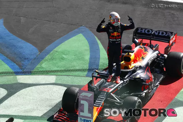 Verstappen mengadakan partinya sendiri di Mexico; Sainz, keenam