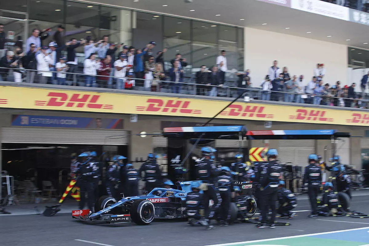 alonso-pit-stop-mexico-soymotor.jpg