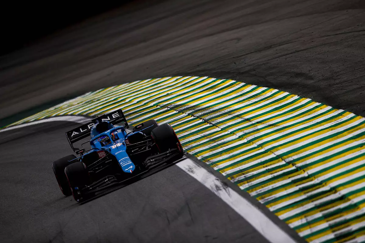 Fernando Alonso johtaa "miellyttävää" Free Practice 2 -harjoitusta Brasiliassa