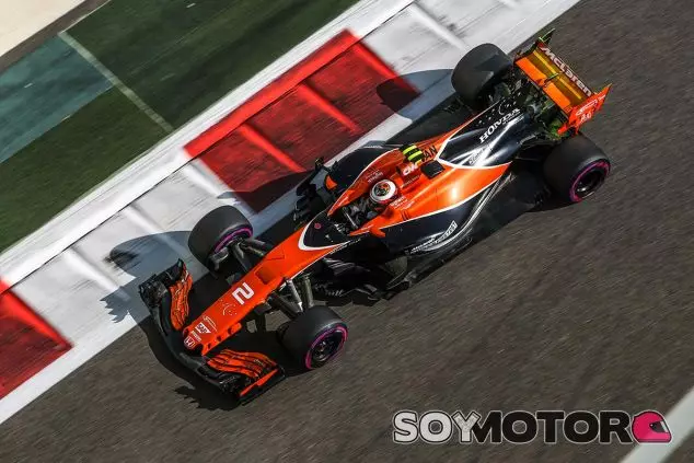 அபுதாபியில் உள்ள Stoffel Vandoorne - SoyMotor