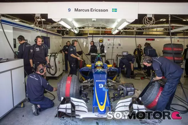 Sauber அதன் தொழிலாளர்களில் மூன்றில் இரண்டு பங்கு ஊதியம் - LaF1