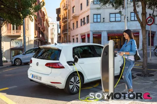 Il-bejgħ ta’ vetturi ibridi u elettriċi jerġa’ jiżdied fl-ewwel ħames xhur tas-sena