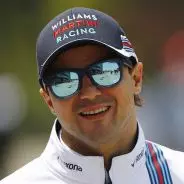 Felipe Massa arrive sur le circuit de Shanghai - LaF1