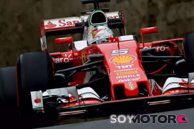 Sebastian Vettel karo Ferrari SF16-H - LaF1