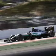 Rosberg سال جي آخر ۾ هيملٽن تي هڪ ٽيڪنيڪل فائدو حاصل ڪري سگهي ٿي - LaF1