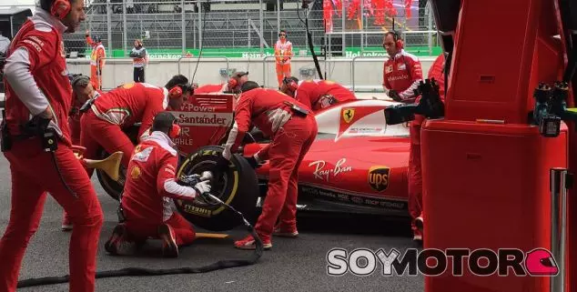 Dækskift hos Ferrari - LaF1