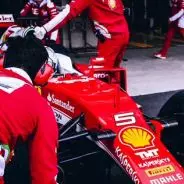 Vettel, Meksika'daki ikinci serbest antrenmanı sırasında - LaF1