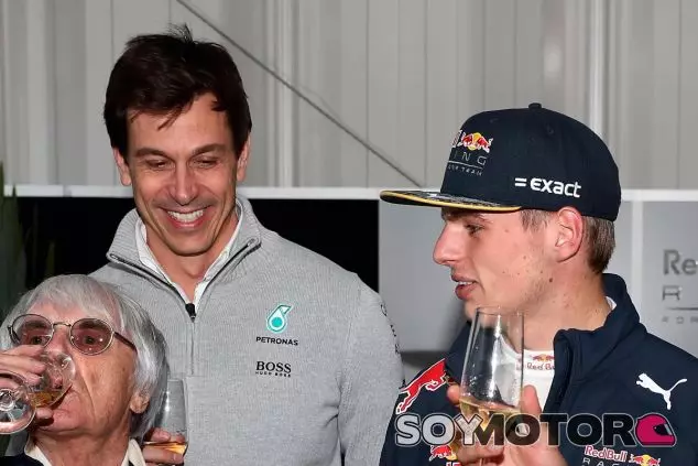 Toto Wolff a Max Verstappen v Mexiku - LaF1