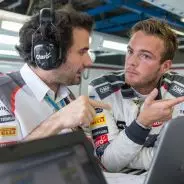 Van der Garde chatter med en ingeniør - LaF1.es