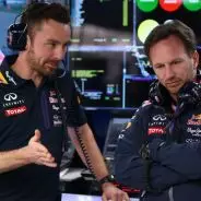 Simon Rennie, tävlingsingenjör, och Christian Horner i Red Bull-lådan i Shanghai - LaF1