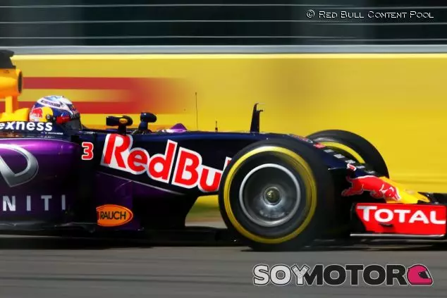 Daniel Ricciardo dalam RB11 - LaF1