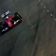 Sebastian Vettel dia nahatratra ny pôle faha-46 azy tamin'ny fifaninanana hafahafa hafahafa tany Singapore - LaF1