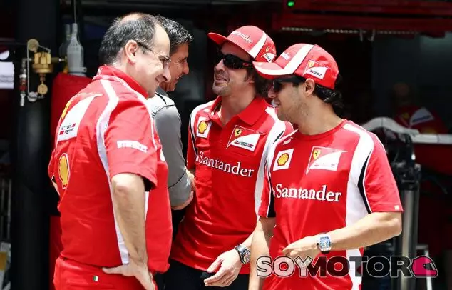 Luca Colajanni (links) mit Enrico Zanarini, Fernando Alonso und Felipe Massa - LaF1