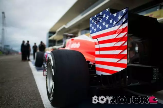 Amerikan lippu kartanon autossa - LaF1