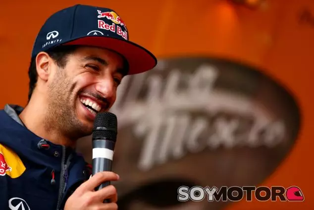 Daniel Ricciardo, em evento no México - LaF1