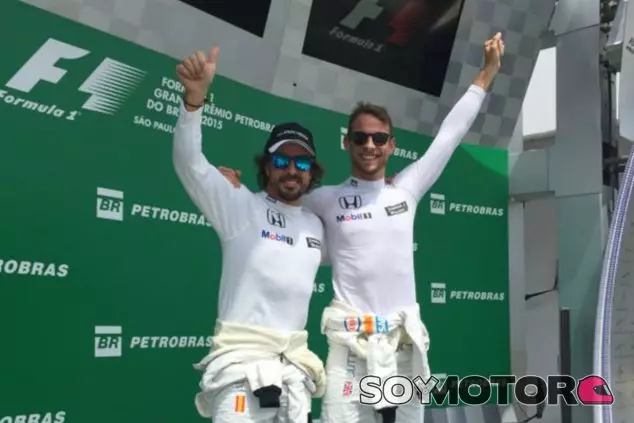 Alonso e Button, no pódio após serem eliminados no Q1 - LaF1