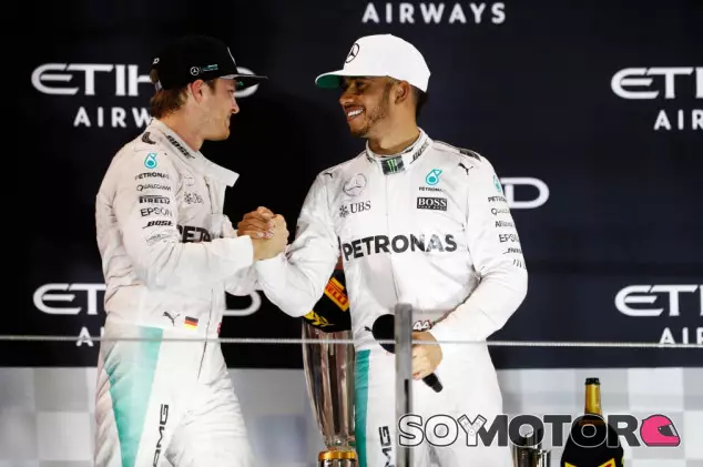 Rosberg ในการแข่งขันกับ Hamilton: