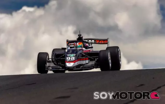 Roberto Merhi „Bathurst S5000“ užėmė šeštą vietą