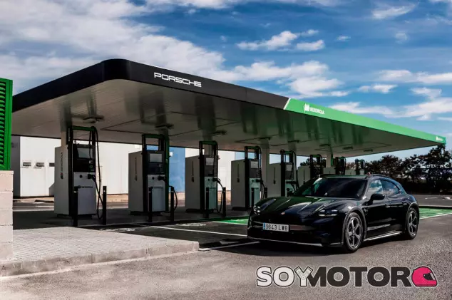 Pinasinayaan ng Porsche at Iberdrola ang kanilang unang pinagsamang ultra-fast charging station