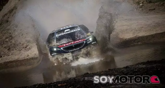 Sébastien Loeb at the Dakar - LaF1