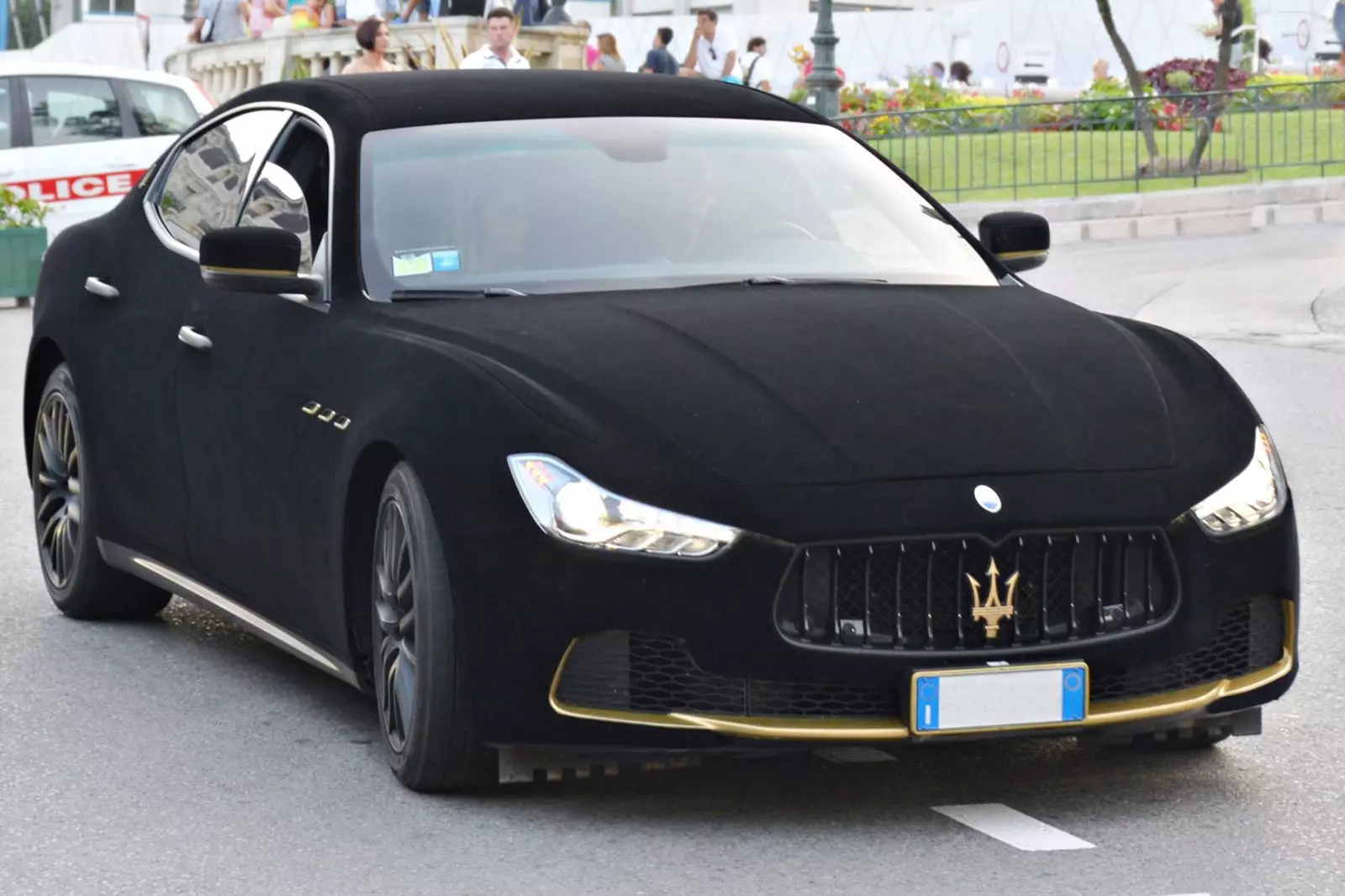 Maserati Ghibli: veste di velluto... nero